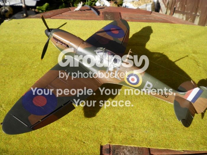 Airfix 1/24 Spitfire Mk1 with prop motor and lights - The Unofficial ...